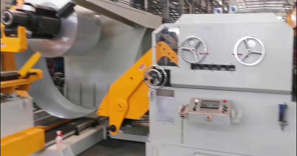 High precision NC Servo Feeder Hydraulic uncoiler and leveler 3 in 1 metal feeder for sheet ...