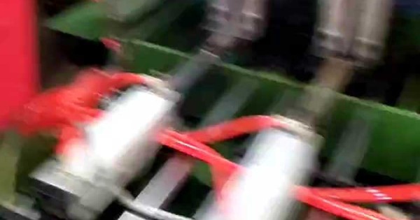 Customized nut tapping machine for screw