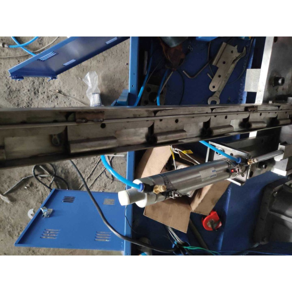 Slant Hinge Door Automatic Drilling Chamfering Machine