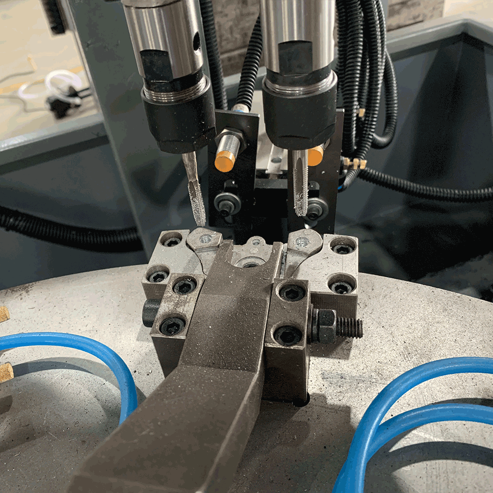 Automatic Loading & Unloading Drilling and Tapping Machine Automatic Loading & Unloading Drilling and Tapping Machine
