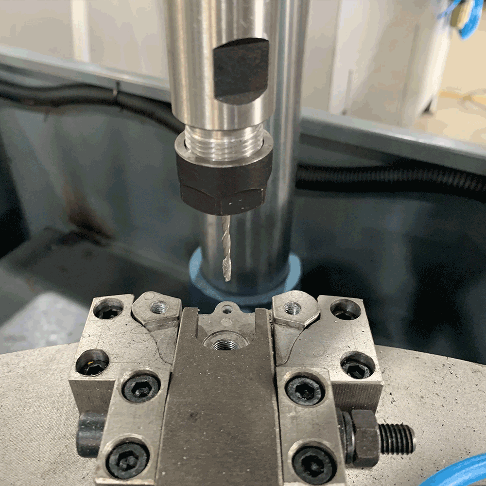 Automatic Loading And Unloading Drilling And Tapping Machine