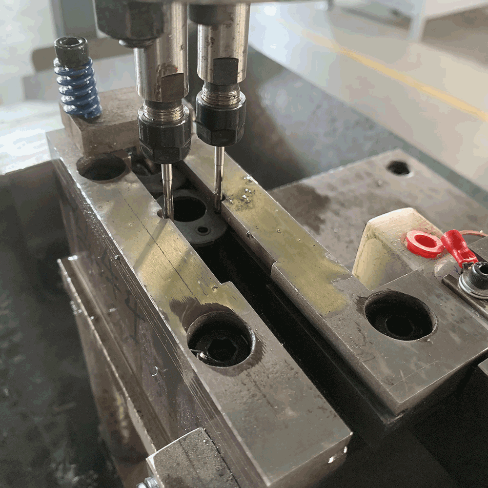 Single Spindle Fully Automatic Drilling Tapping Machine Single Spindle Fully Automatic Drilling Tapping Machine